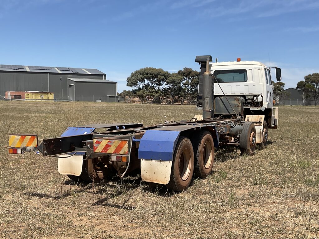 Isuzu CXH16V 8x4 1985 Cab Chassis - DRM Equipment