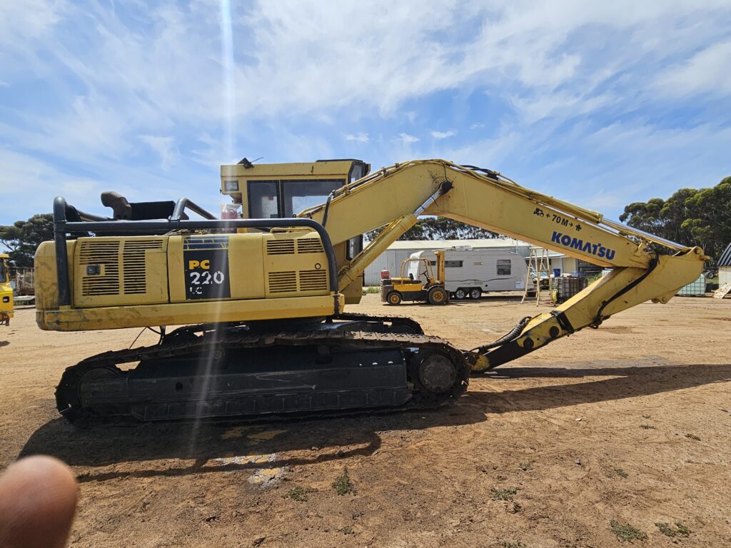 Komatsu PC 220-7LC Excavator - DRM Equipment